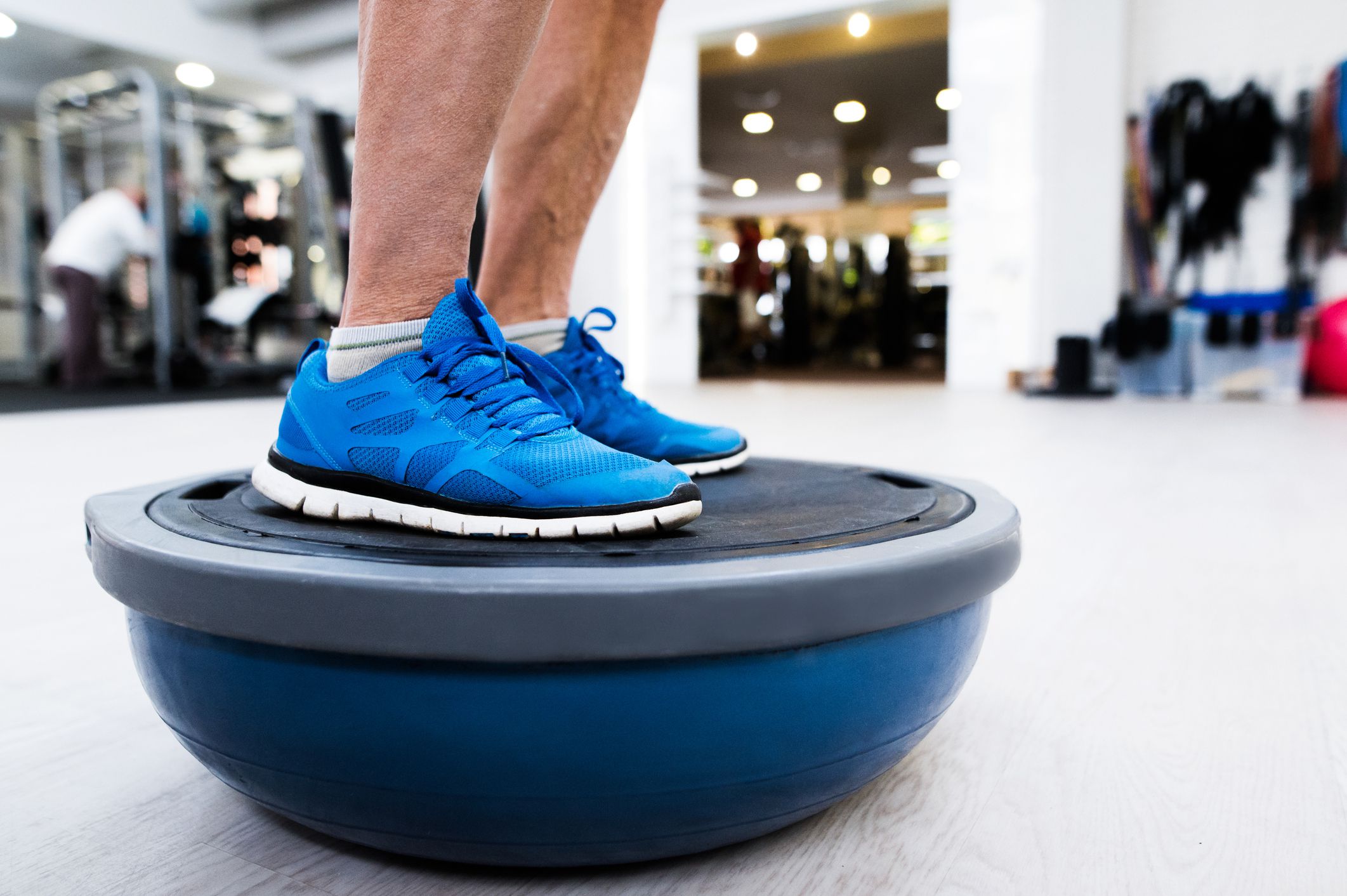 Comment utiliser un appareil d'entraînement à l'équilibre BOSU