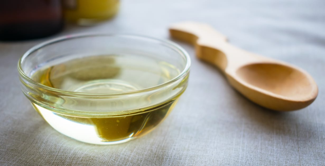 Avantages de l'huile MCT, utilisations, dosage et effets secondaires